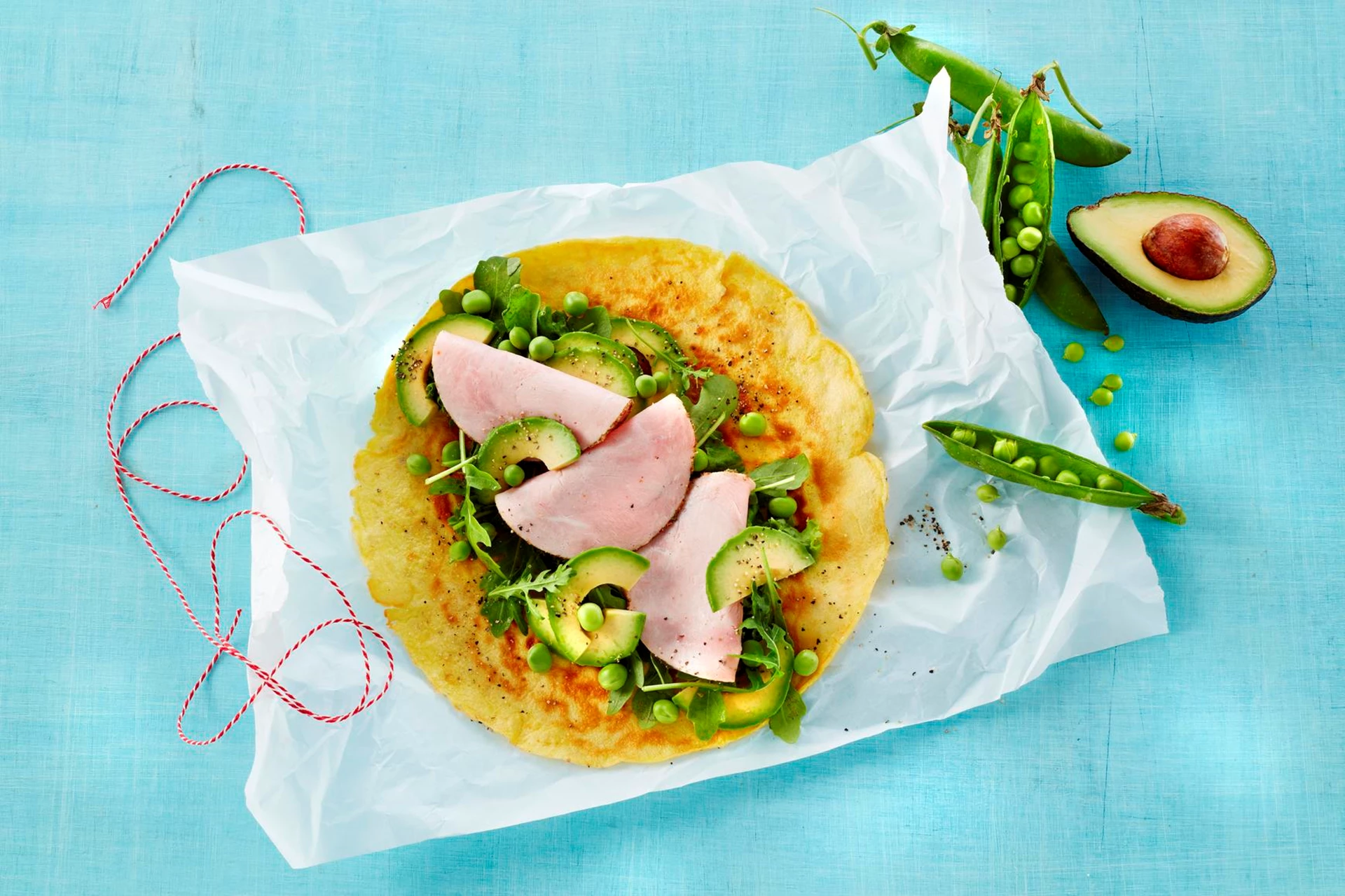 Æggewrap med skinke og grøn salat - Danish Crown