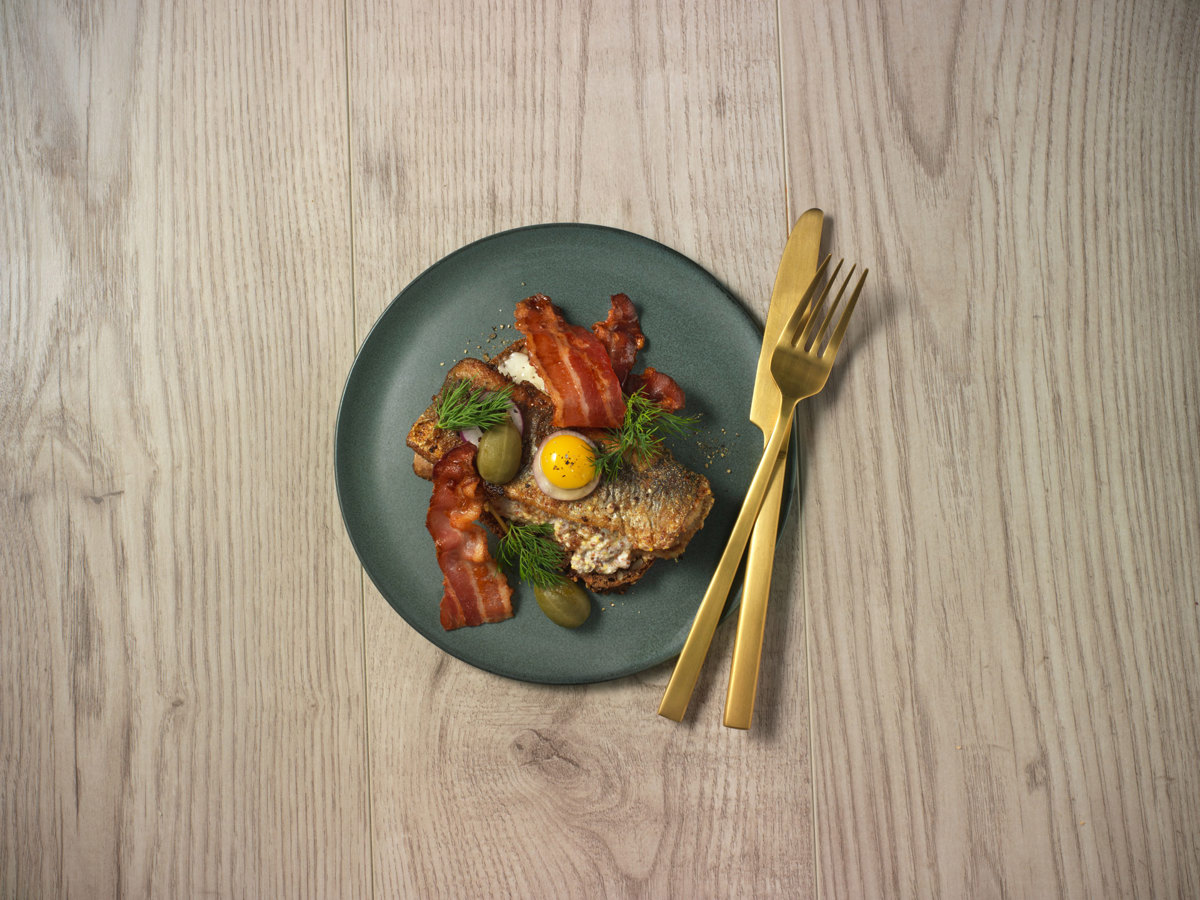 Smørrebrød: Stegte sild med sprødstegt bacon - Danish Crown