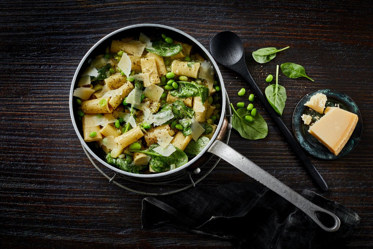 Grøn onepot: Lækker opskrift med spinat og pesto - Danish Crown