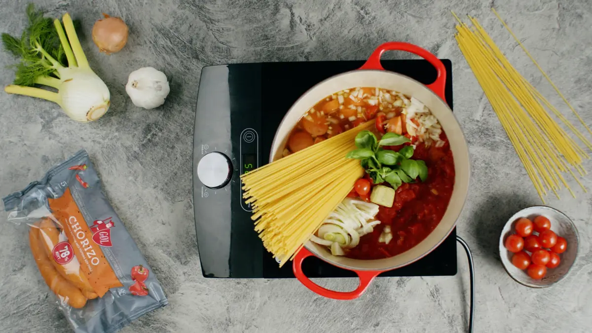 One pot korvpasta - GØL recept - Danish Crown