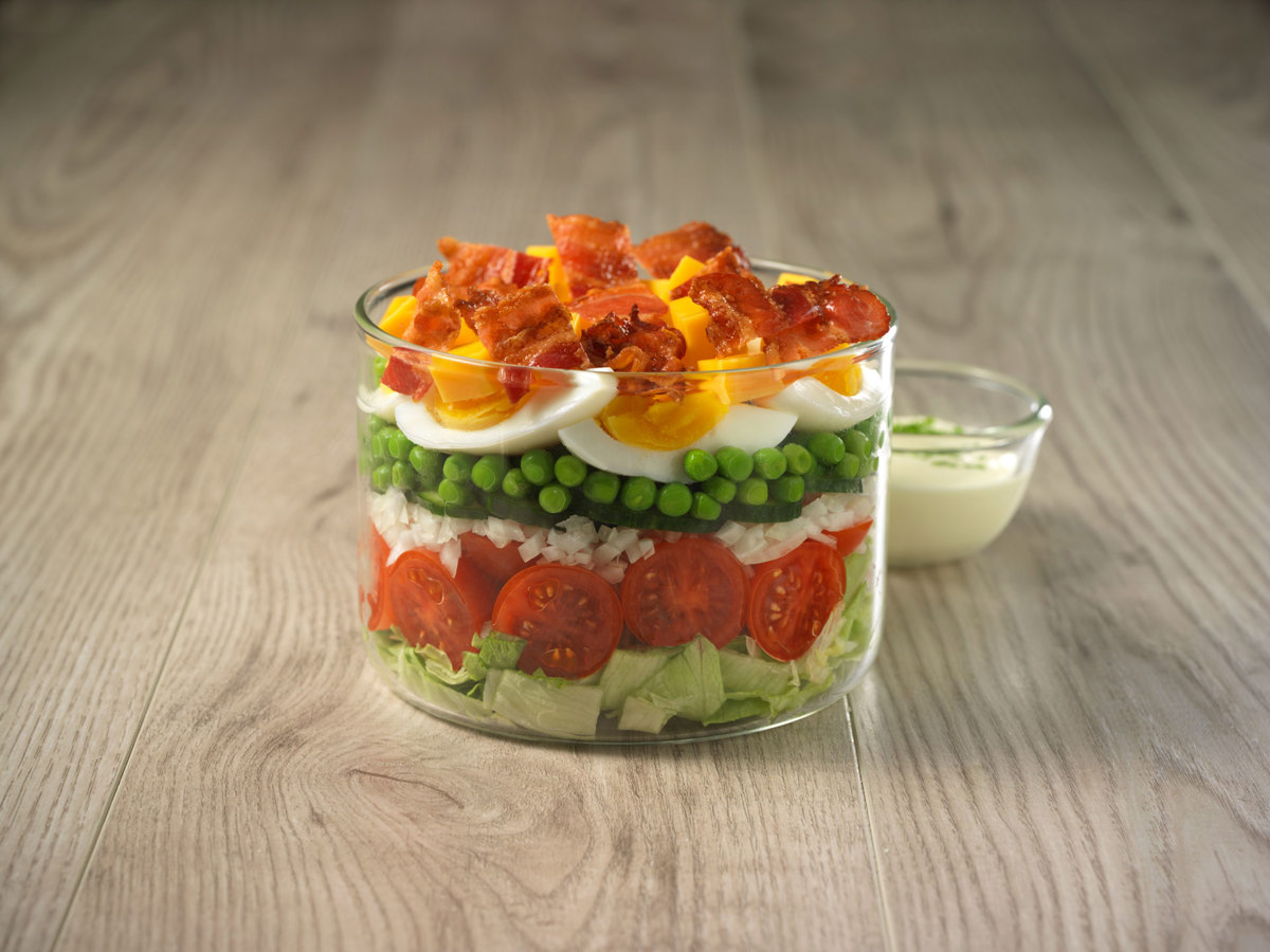 Syv lags salat med æg og bacon - Danish Crown