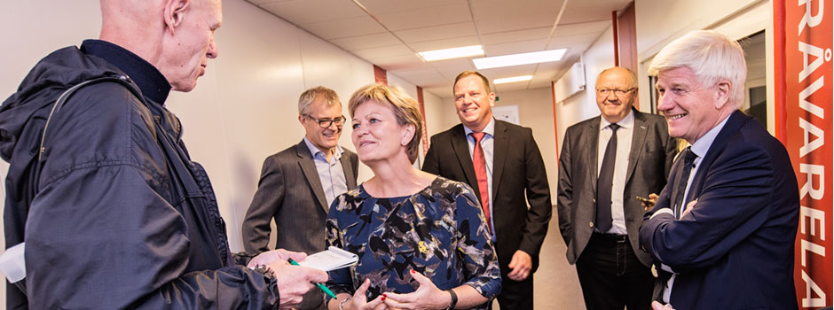 Minister i arbejdstøjet på flere fronter - Danish Crown