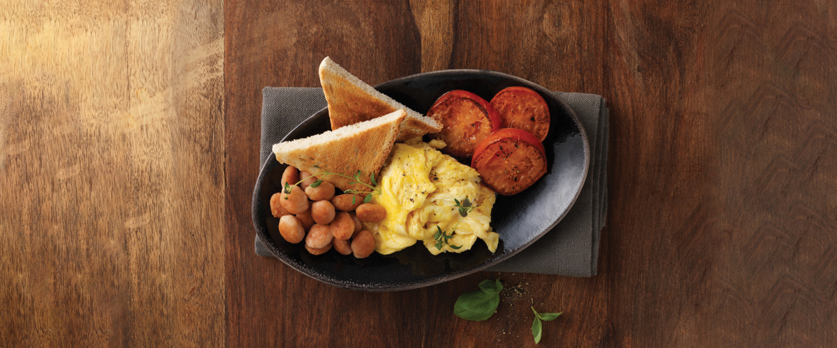 Fried Tulip Quick Bites with scrambled eggs - Danish Crown