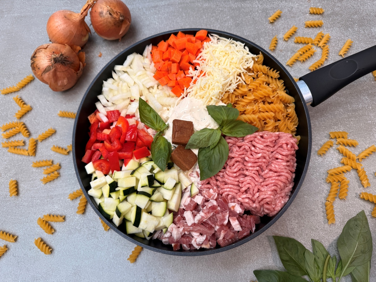 One pot pasta med pikantost - Danish Crown